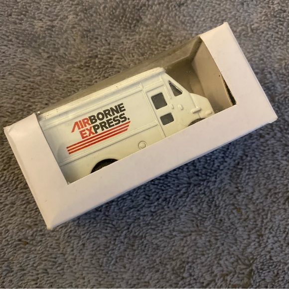 Golden Wheel | Toys | Golden Wheel Diecast Airborne Express Delivery ...